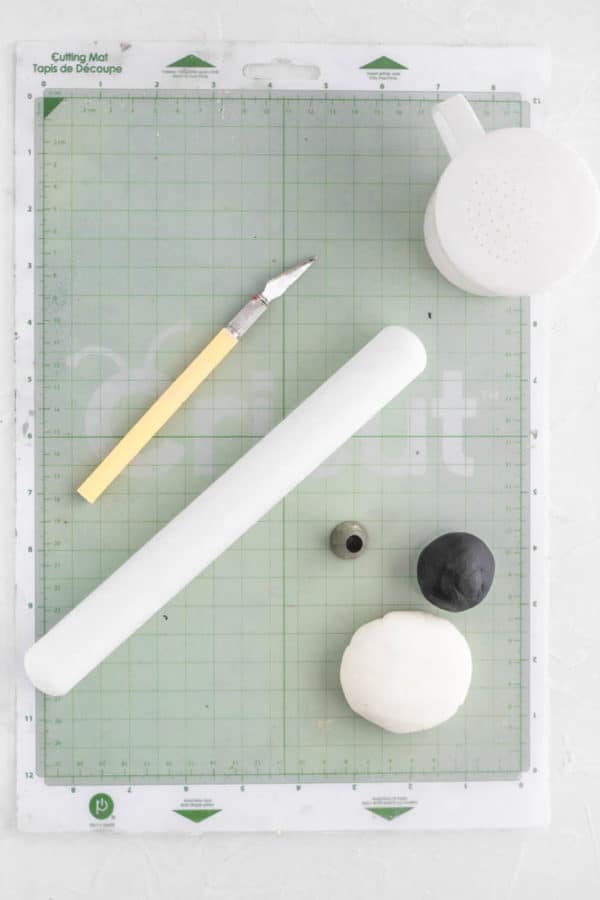 Six easy steps to guide how to decorate poop emoji cupcakes.