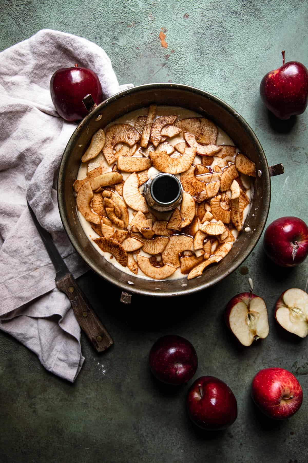 The best apple cake with a unique interior and cinnamon.