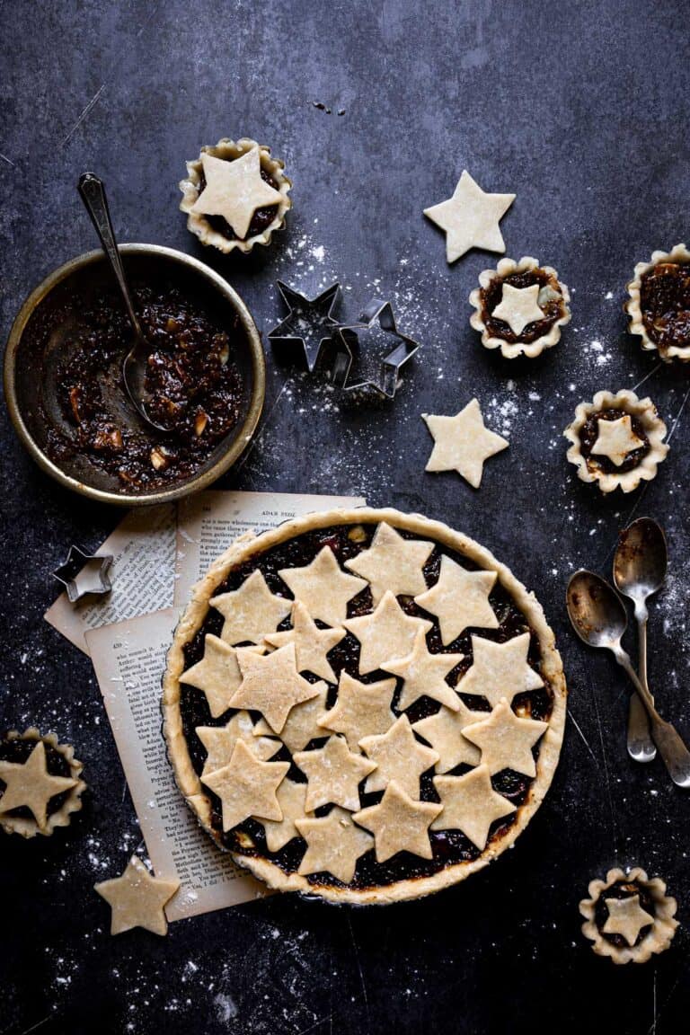 Star Pie has a tender crust, sweet and crunchy filling and warm spice.