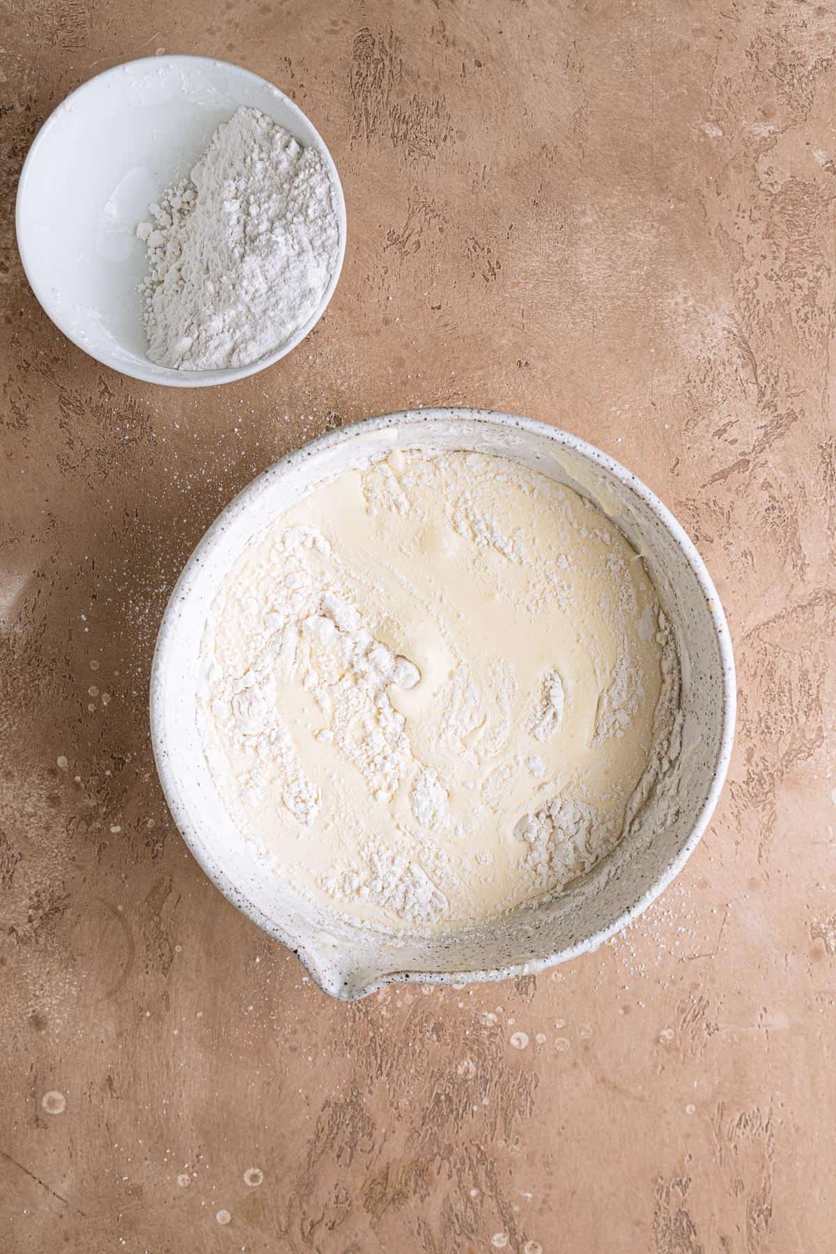 Sponge Cheesecake Cake light and tender cheecake cake.