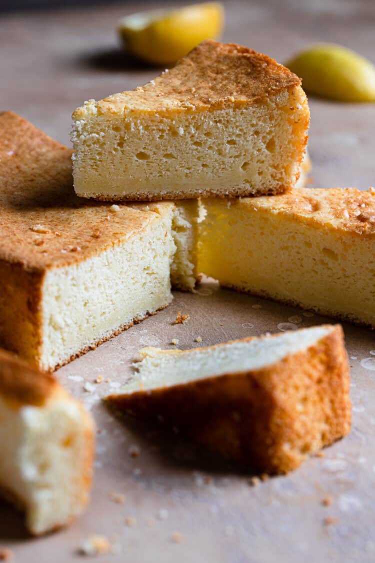 Sponge Cheesecake Cake light and tender cheecake cake.