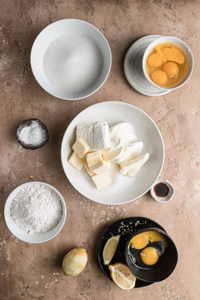 Sponge Cheesecake Cake light and tender cheecake cake.