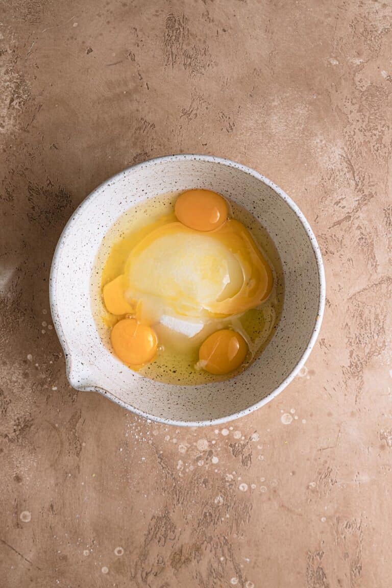 Sponge Cheesecake Cake light and tender cheecake cake.