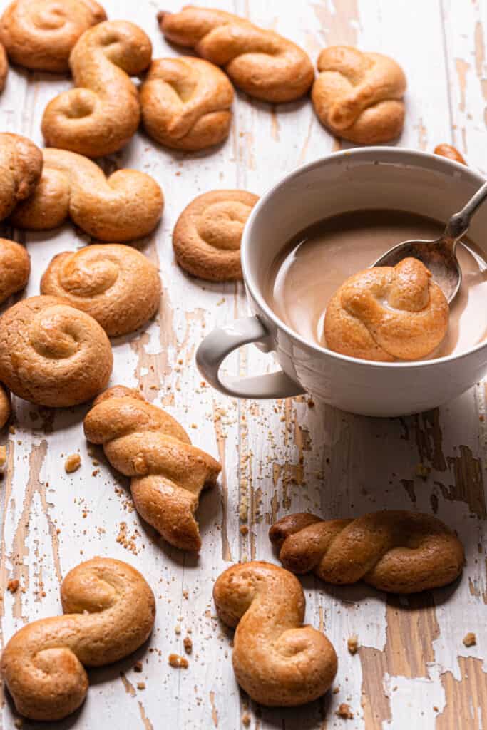 koulouria Greek Butter Cookies are the most delicious, crispy and buttery.
