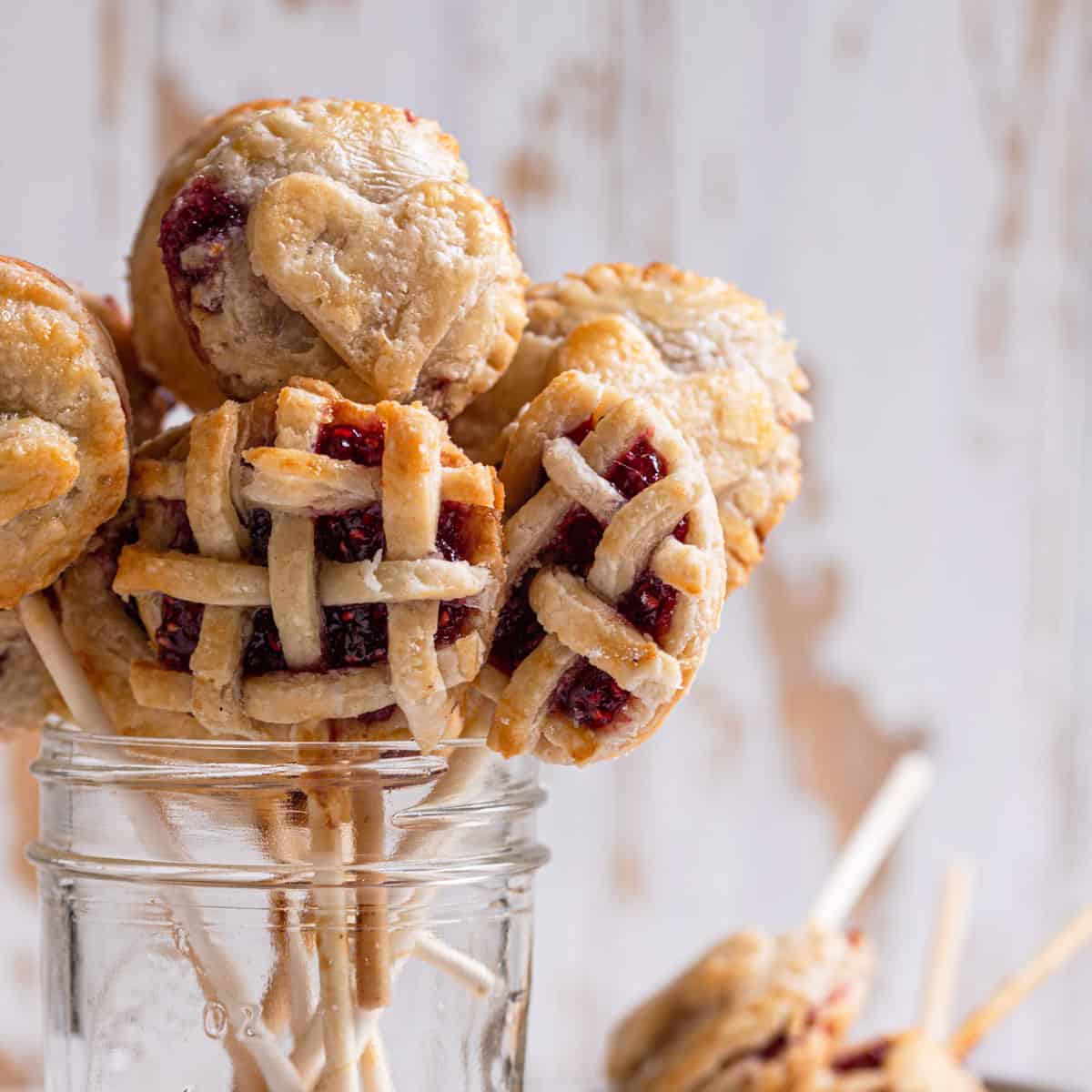 pie pops a fun, delicous and creative way to enjoy pie.