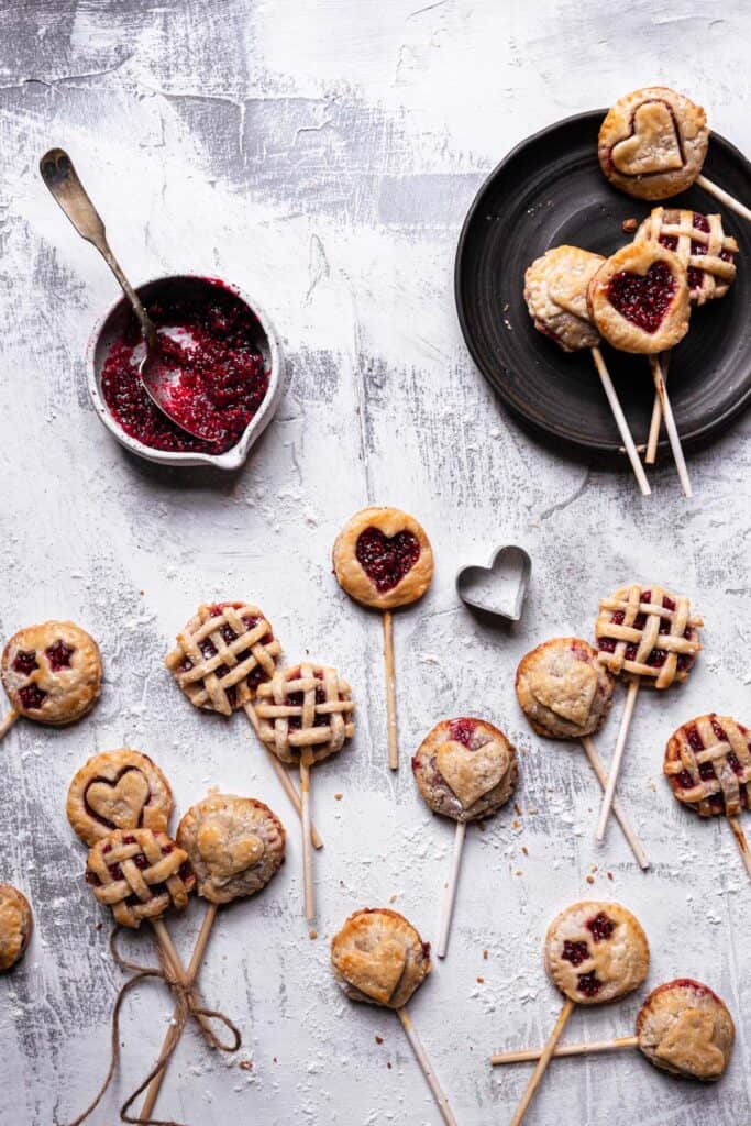 pie pops a fun, delicous and creative way to enjoy pie.