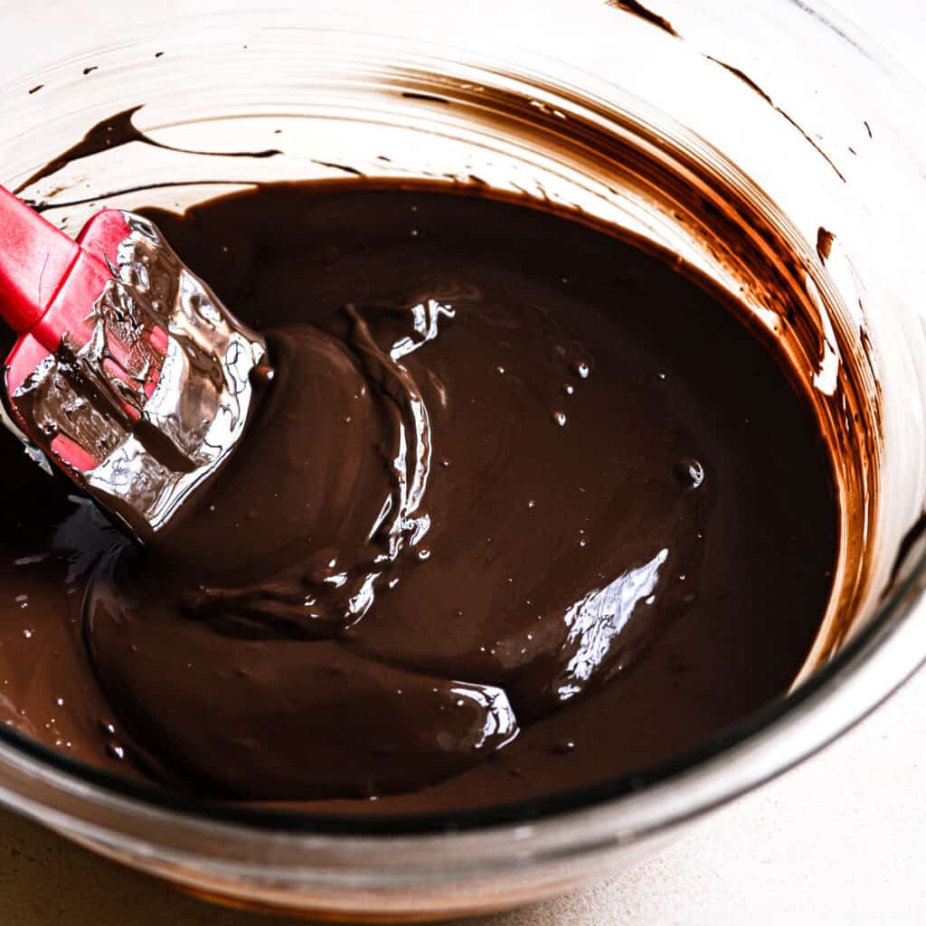 Learn How to temper chocolate with two easy tempering methods