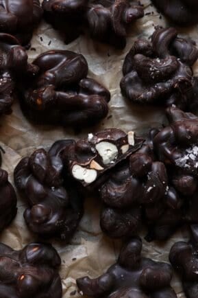 Easy Chocolate covered Cashews Recipe (Clusters)