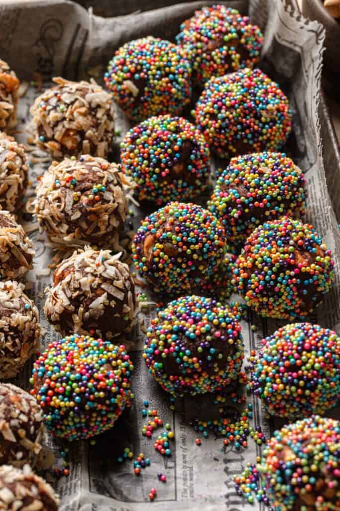 Israeli Chocolate Balls Recipe (With a Dairy Free Option)